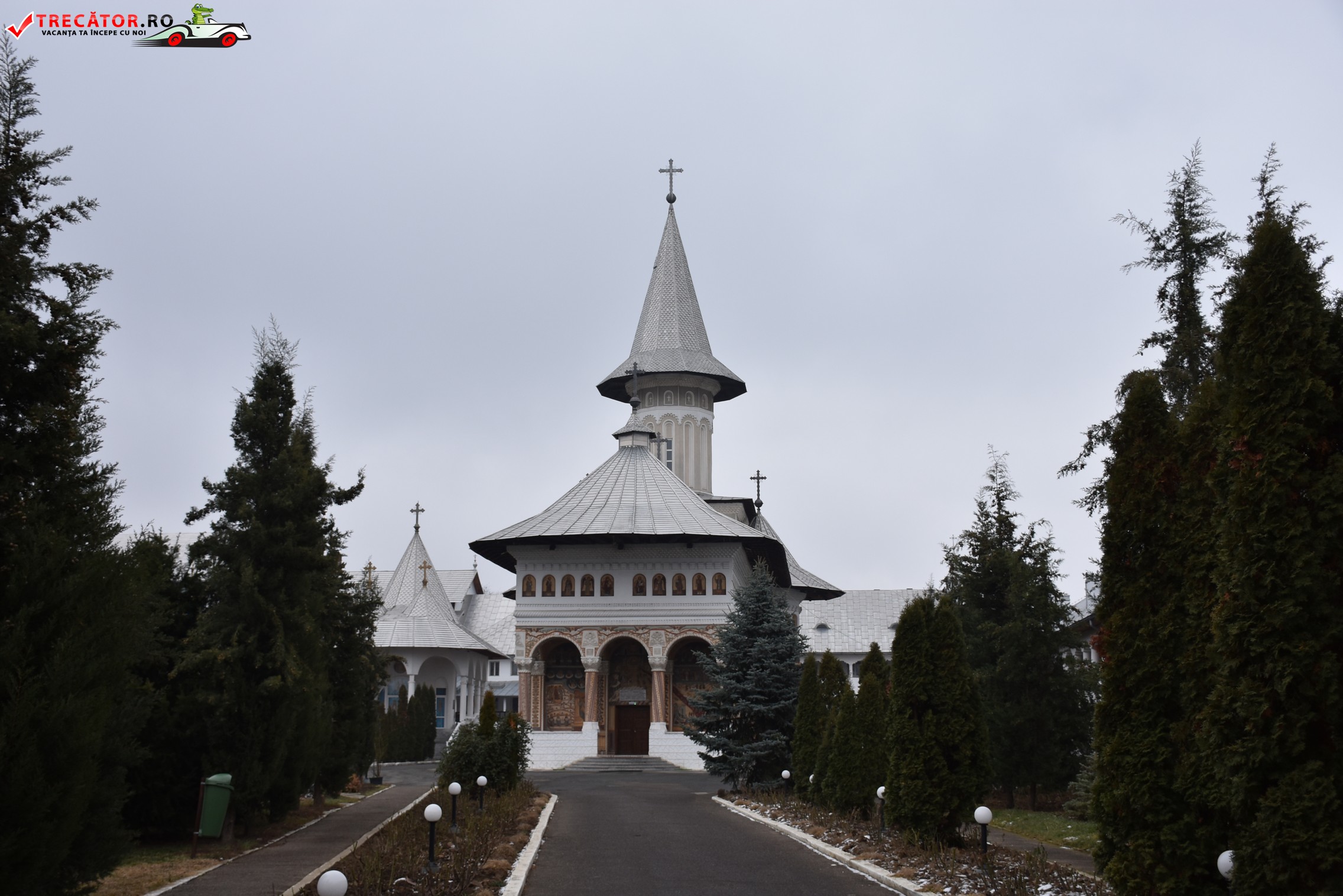 Manastirea Sfânta Cruce. Galerie Foto - Imagini cu Obiective Turistice