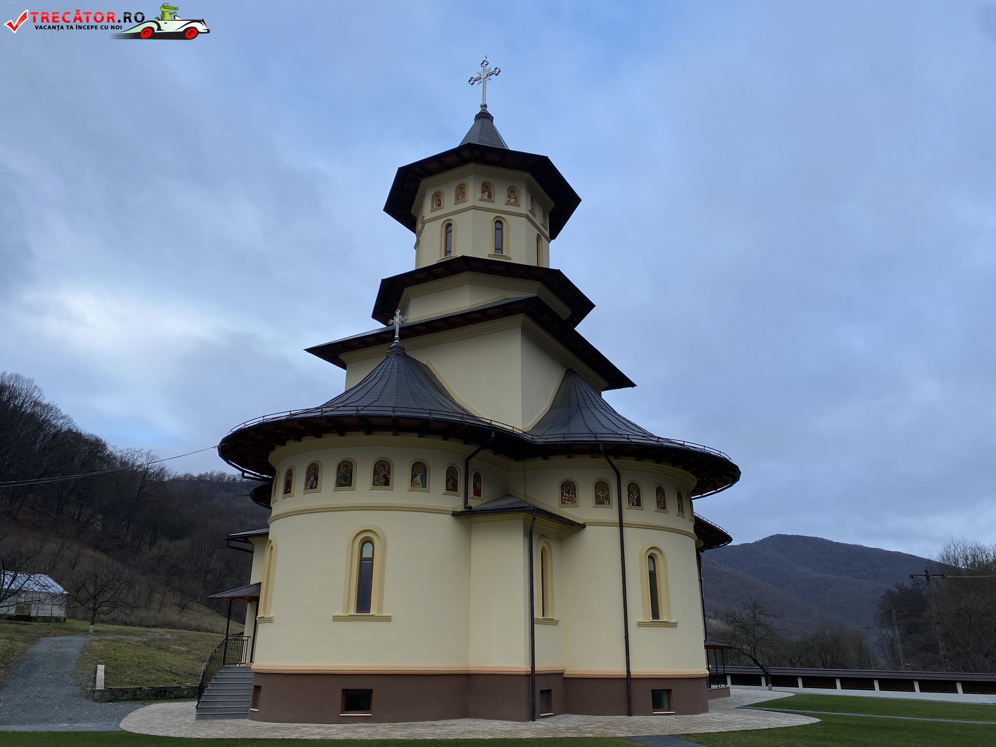 Mănăstirea Strungari. Galerie Foto - Imagini cu Obiective Turistice