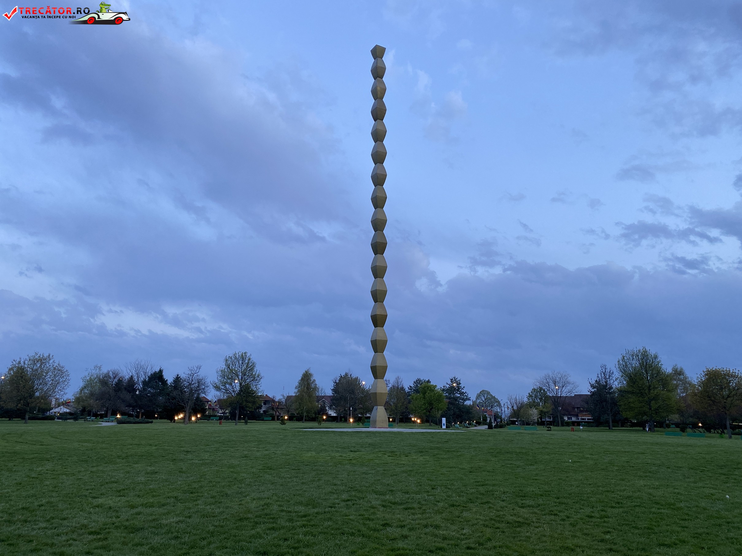 Coloana Infinitului. Galerie Foto - Imagini cu Obiective Turistice