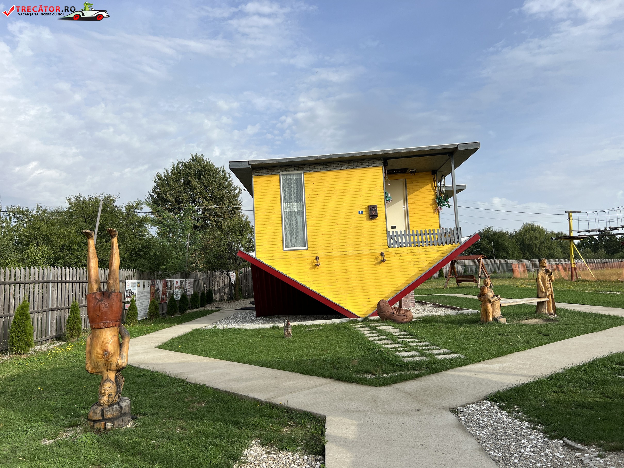 Căsuța răsturnată, Baia de Fier. Galerie Foto - Imagini cu Obiective ...