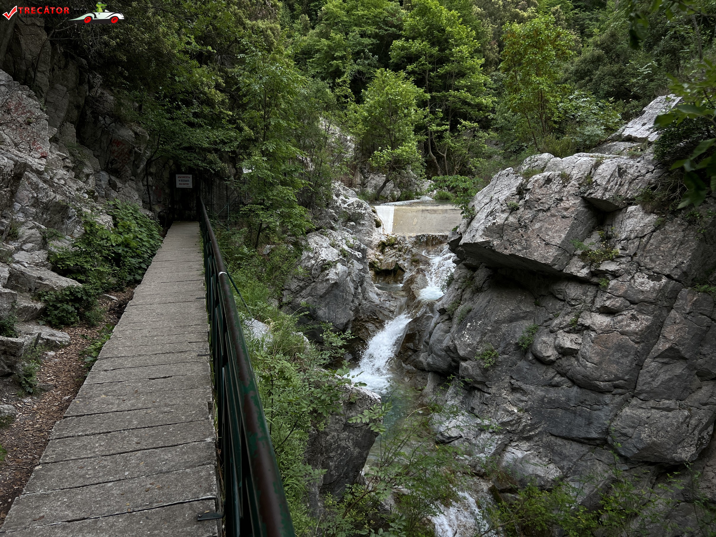 Cascada The Bath of Zeus și Cheile Enipeas, Grecia. Galerie Foto ...